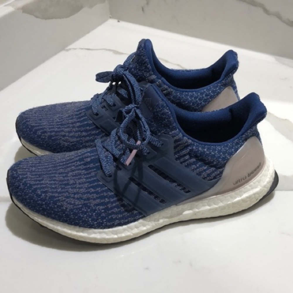 Navy Adidas Ultraboost Womens 8.5 - Gem